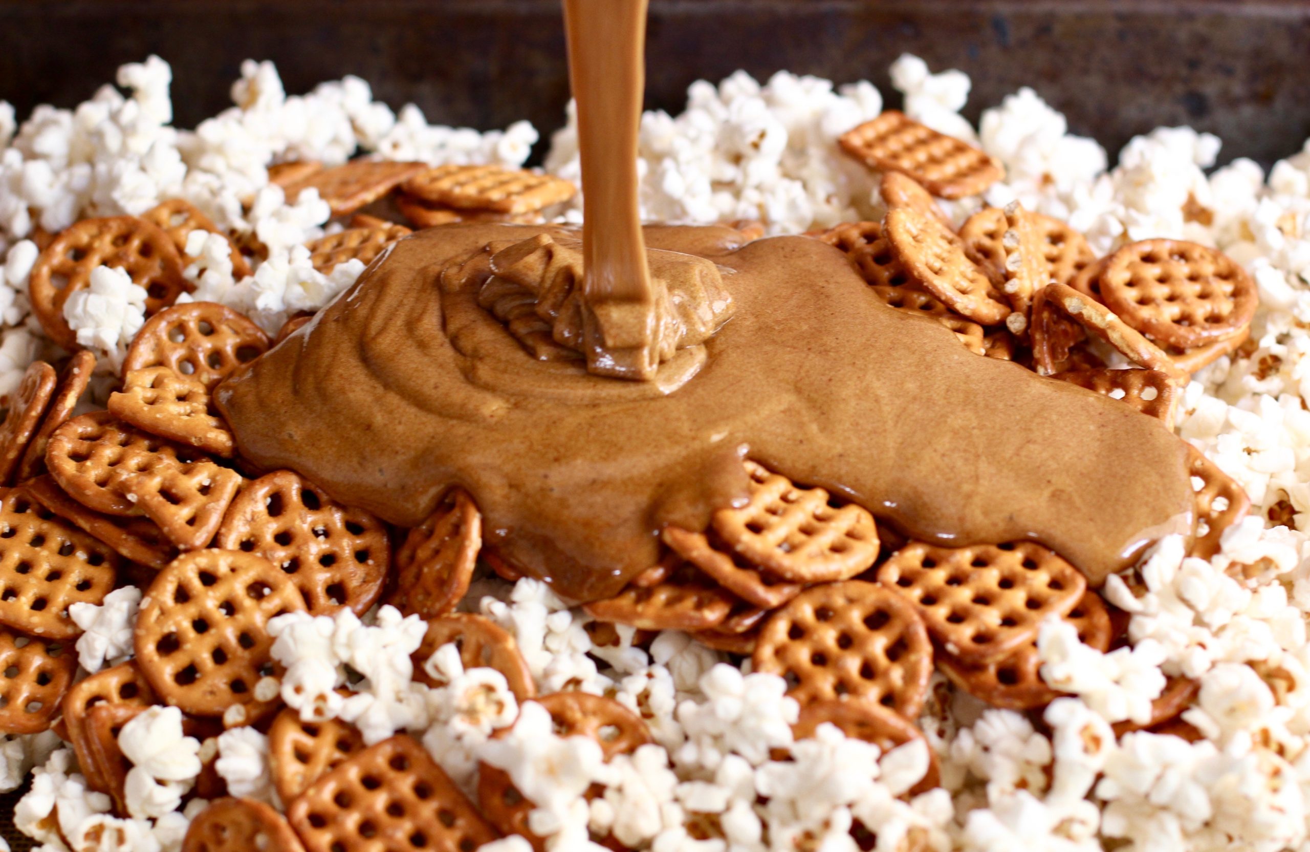 Chocolate Caramel Popcorn Crunch - Soul&Streusel