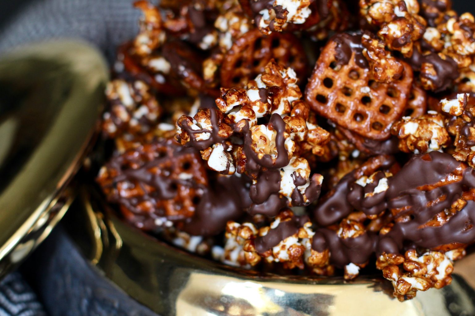 Chocolate Caramel Popcorn Crunch - Soul&Streusel