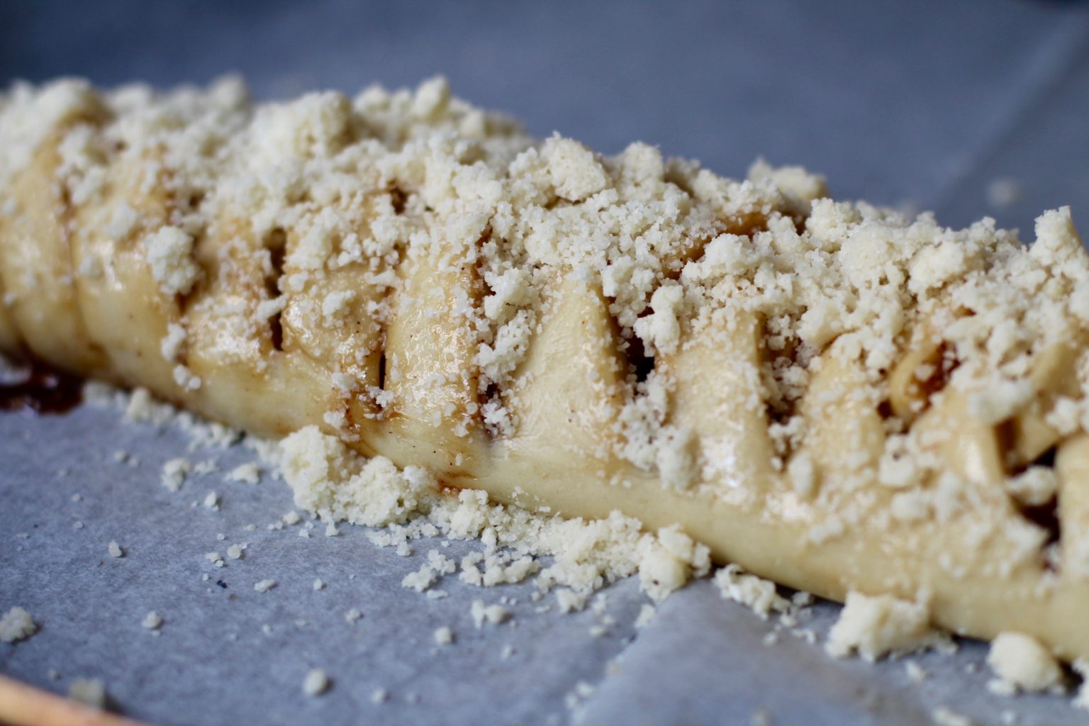 One Hour Cinnamon Apple and Sweet Crumb Challah - Soul&Streusel
