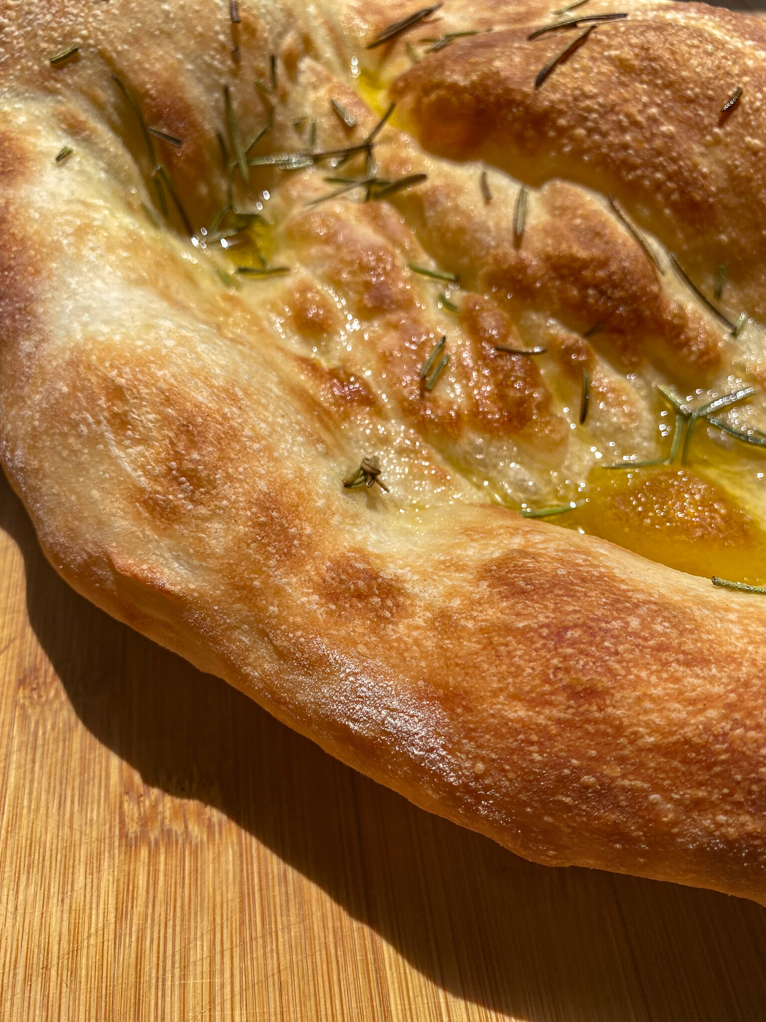 Easy Overnight Focaccia (Olive oil and Rosemary) - Soul&Streusel
